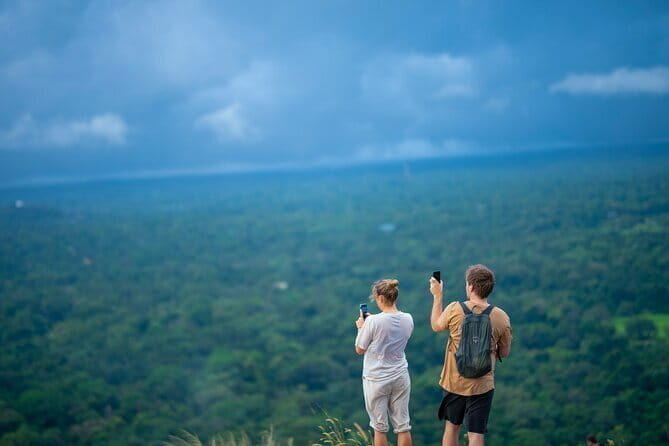 02 Days Private Dambulla & Habarana Tour With Village Experience From Colombo - Who Is This Tour Best Suited For?