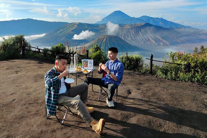1 Day - Bromo Sunrise Romantic Breakfast // 00.30 - 13.00 - The Return Journey