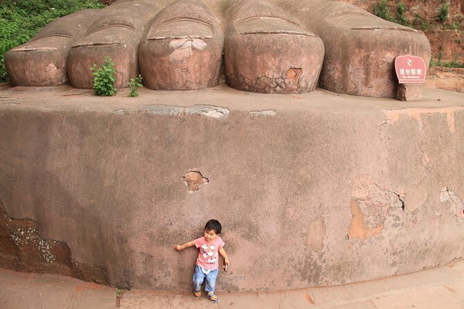 1-Day Chengdu Layover Tour: Leshan Giant buddha with Round Airport Transfer - The Value of This Tour