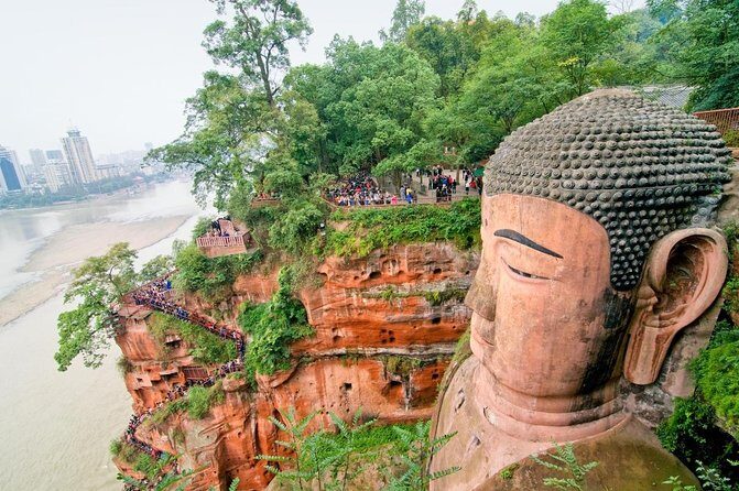 1-Day Chengdu Private tour to Leshan Buddha,Hot Pot Dinner & Sichuan Opera Show - Exploring Chengdu in a Day: An In-Depth Look at the Private Tour to Leshan, Hot Pot & Sichuan Opera