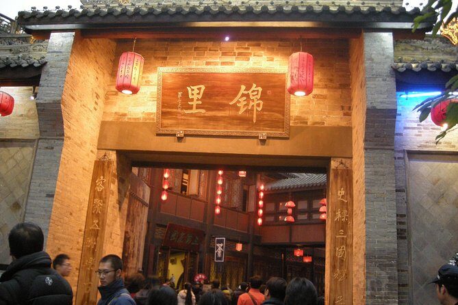1-Day Chengdu Private tour to Leshan Buddha,Hot Pot Dinner & Sichuan Opera Show - Key Points