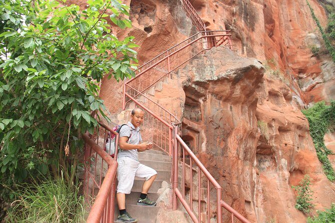 1-Day Chengdu Private tour to Leshan Buddha,Hot Pot Dinner & Sichuan Opera Show - Frequently Asked Questions