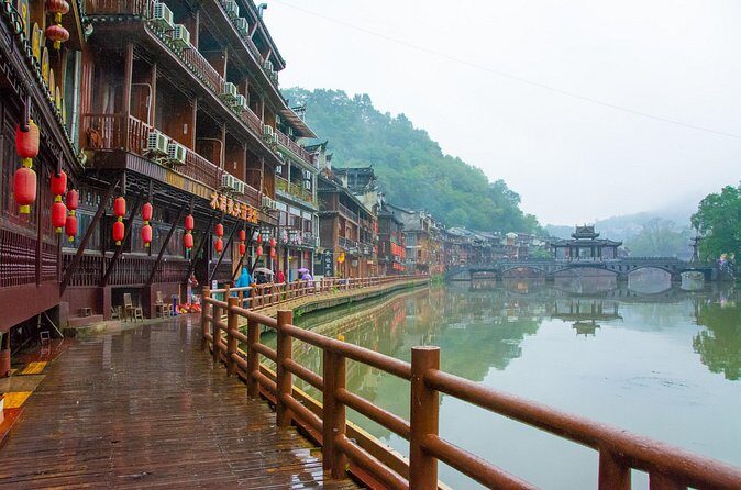 1 Day Fenghuang and Furong Town Day Tour with Hotel Transfers - FAQ