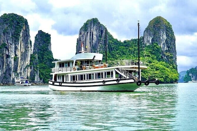 1 Day Halong Bay Deluxe Cruise with Wego Halong - Key Points
