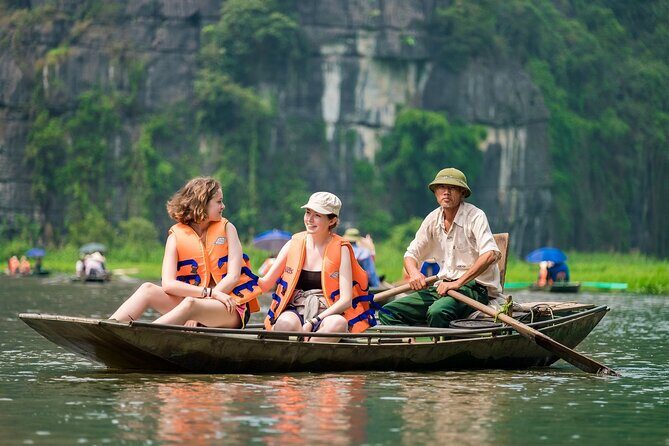 1 Day Luxury Day Tour in Hoa Lu, Tam Coc & Mua Cave - Bamboo Boat Ride at Tam Coc: A Land of Limestone and Rice Paddies
