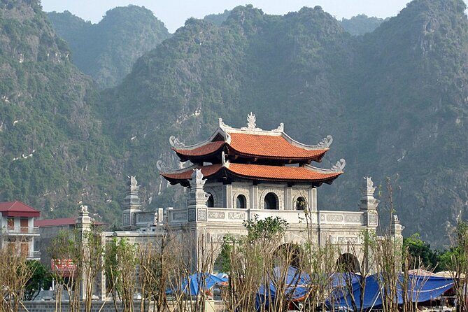 1 Day Luxury Day Tour in Hoa Lu, Tam Coc & Mua Cave - Cycling Around the Village