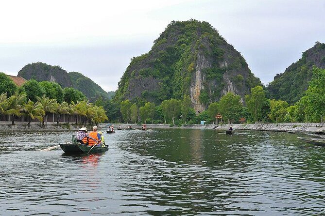 1 Day Luxury Day Tour in Hoa Lu, Tam Coc & Mua Cave - Return Trip and Hotel Drop-Off