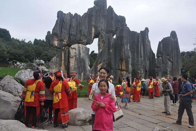 1-Day Stone Forest Geological Park Private Tour with the Lunch from Kunming - Key Points