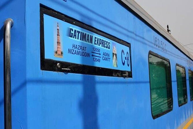 1 Day Taj Mahal Tour & Agra Fort by Gatimaan Express From Delhi - Exploring the Taj Mahal: A Must-See Icon
