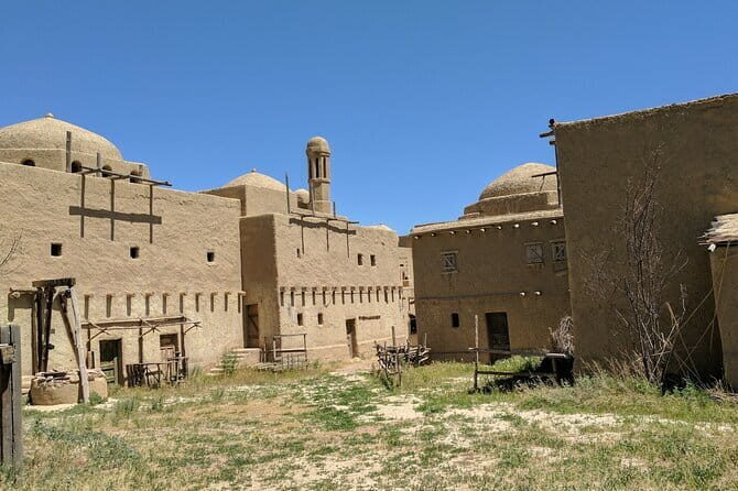 1 Day Tour: Castle of nomads & Buddha petroglyphs - Key Points