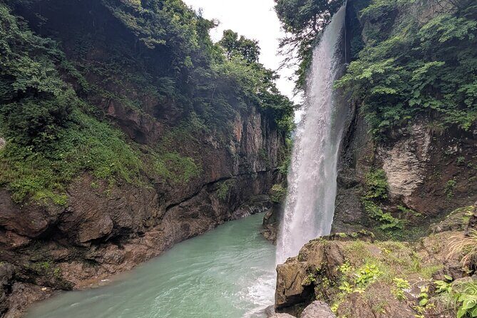 1 Day Tour from Kanazawa Tedori Gorge White Road and Shirakawa Go - A Detailed Look at What the Tour Offers