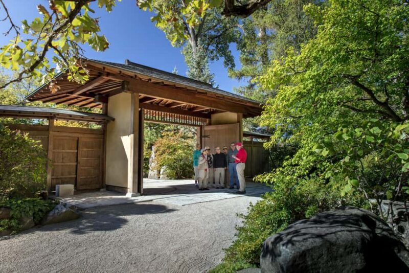 1-Day Tour Lake Geneva & Anderson Japanese Gardens - Travel Timing and Group Size