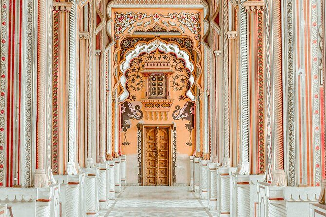 1-Day Trip to Jaipur from Kolkata with Both side Commercial Flights - Key Points