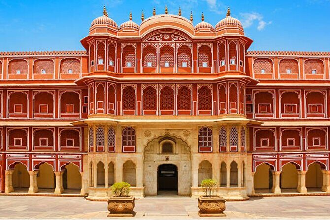 1-Day Trip to Jaipur from Kolkata with Both side Commercial Flights - Jal Mahal: The Water Palace