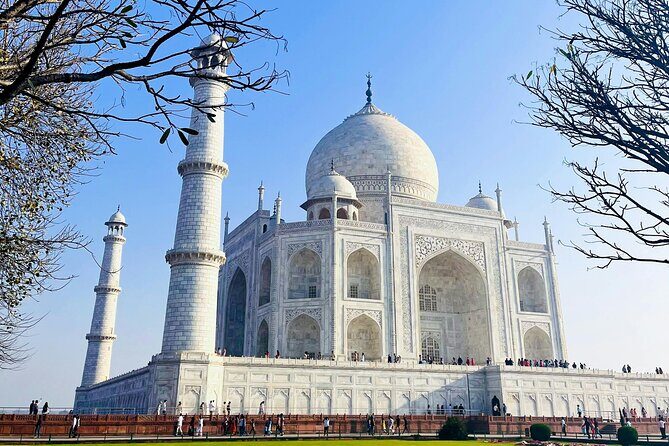 1-Day Trip to The Taj Mahal,Agra from Hyderabad with Both side Commercial Flight - Key Points