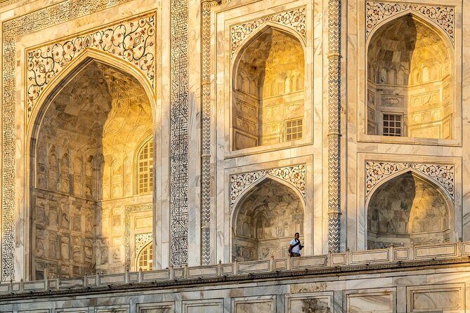 1-Day Trip to The Taj Mahal,Agra from Hyderabad with Both side Commercial Flight - The Complete Experience: What to Expect