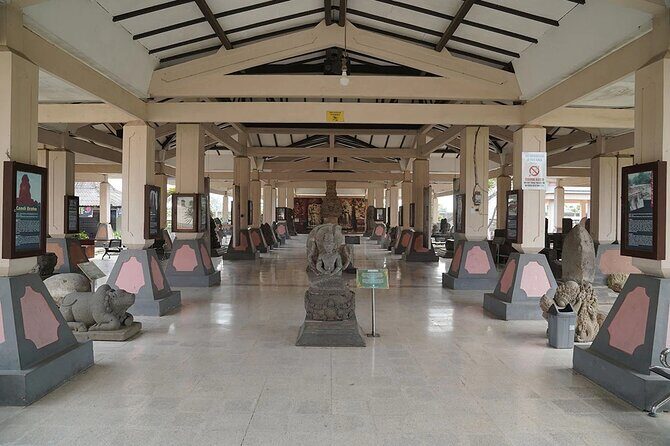 1 days Majapahit temple history tour - A Deep Dive into the Majapahit Temple History Tour