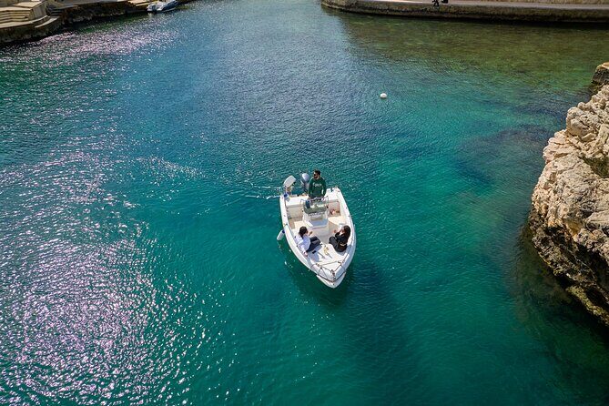 1 Hour and a Half Panoramic Tour of Polignano a Mare by Boat - Key Points