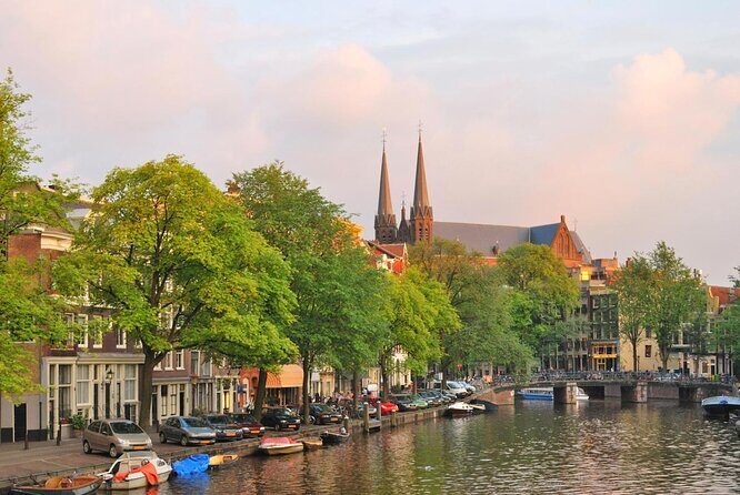 1-Hour Canal Cruise in the Evening - The Experience: An Authentic Nighttime Exploration of Amsterdam’s Canals