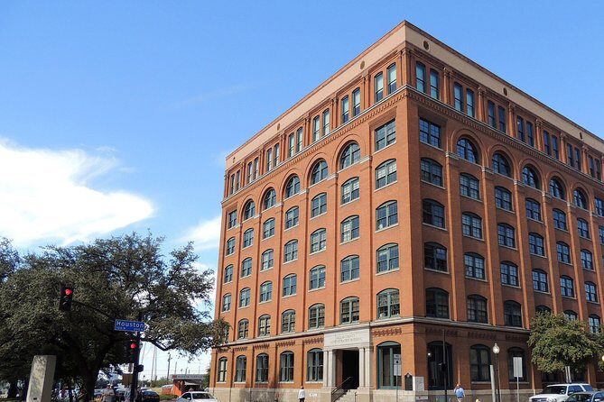 1-Hour JFK Assassination Walking Tour - An In-Depth Look at the 1-Hour JFK Assassination Walking Tour