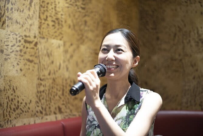 1 Hour Karaoke Room with Set Menu and Unlimited Drinks in Osaka - Pricing and Value
