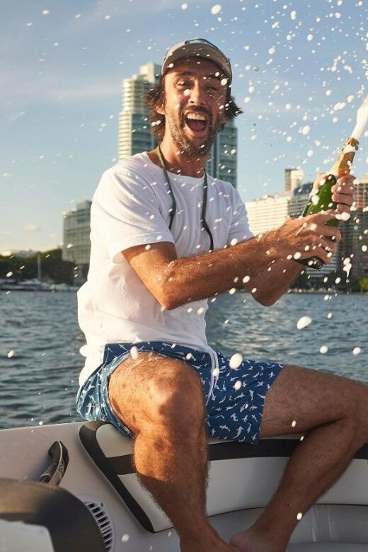 1 hour Miami Private Boat Ride with champagne and captain - FAQs