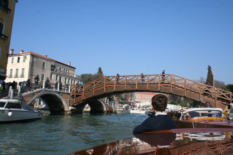 1-Hour Motor Boat Ride on Grand Canal - A Unique Perspective of Venice