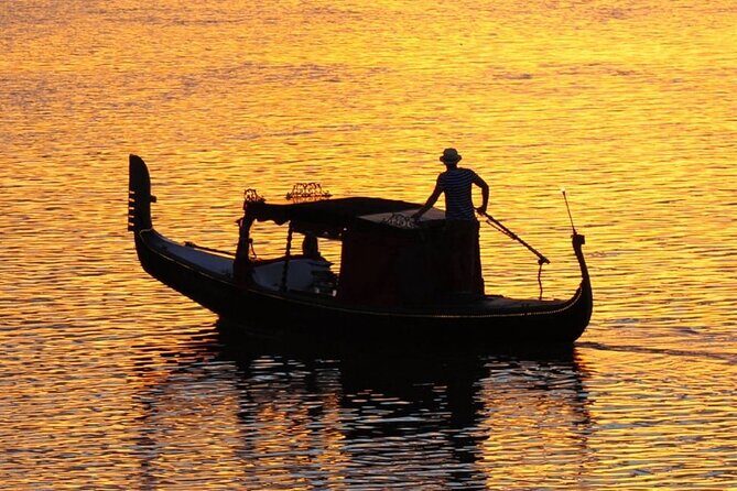 1 Hour Private Romantic Gondola Cruises in Banksia Beach - Practical Tips for Your Trip