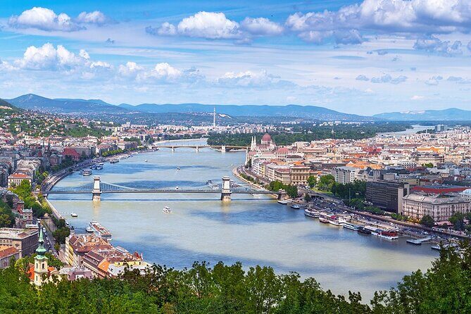 1 Hour Sightseeing Cruise in Budapest - Key Points