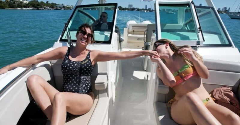 #1 Private Boat Tour and 1 Hour Free Jet Ski Rental in Miami - Key Points