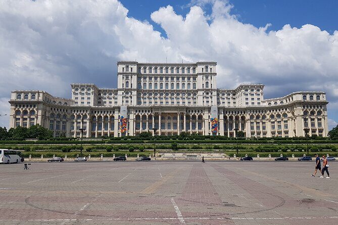 10 h Ceausescu Communism Private Tour in Bucharest plus Dracula's Grave - A Deep Dive into the Bucharest and Dracula Experience