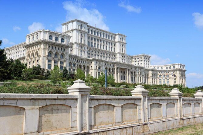 10 h Ceausescu Communism Private Tour in Bucharest plus Dracula's Grave - For Who Is This Tour Ideal?