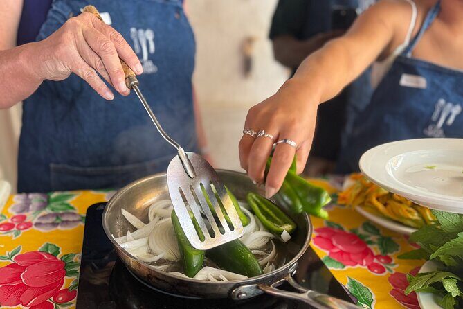 10 Mexican salsas, enjoy cooking and tasting them in Oaxaca - An In-Depth Look at the Experience