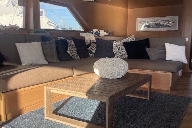 100 ft Maiora Super Yacht Rental long beach - FAQ
