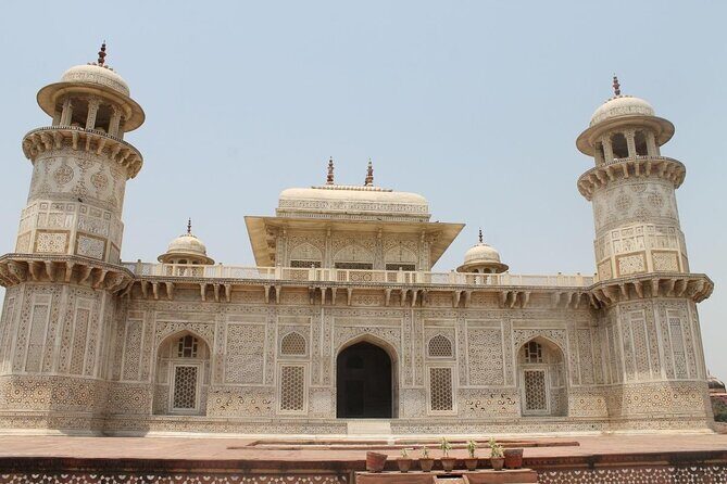 11 Days Golden Triangle with Khajuraho & Varanasi - Key Points