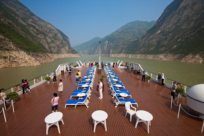 11D10N Yangtze River Panorama Cruises: Chongqing to Shanghai - Scenic Highlights & Cultural Impressions