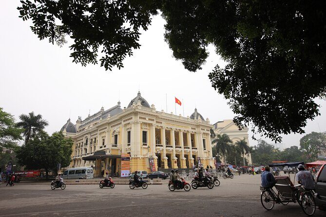 12-Day Private Tour of Vietnam and Cambodia from Hanoi - Scenic Cruising at Ha Long Bay