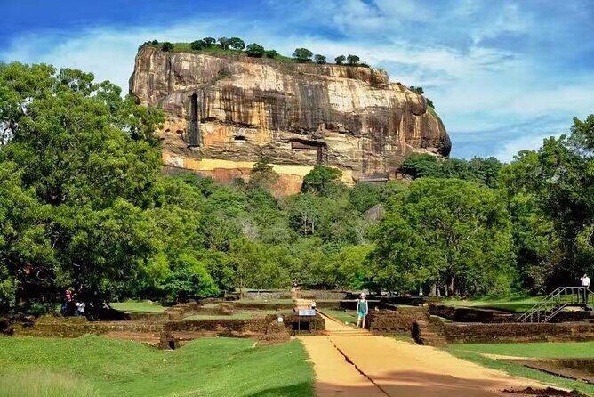 12 Days 11 Nights Experience Nature Culture & Beauty Of Sri Lanka - Who Is This Tour Best Suited For?