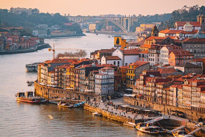 12h Porto Tour from Lisbon in Mercedes de Luxo - FAQs