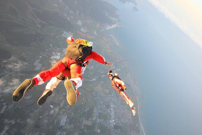 13,000ft Skydive over Abel Tasman with NZ's Most Epic Scenery - Who Should Consider This Experience?