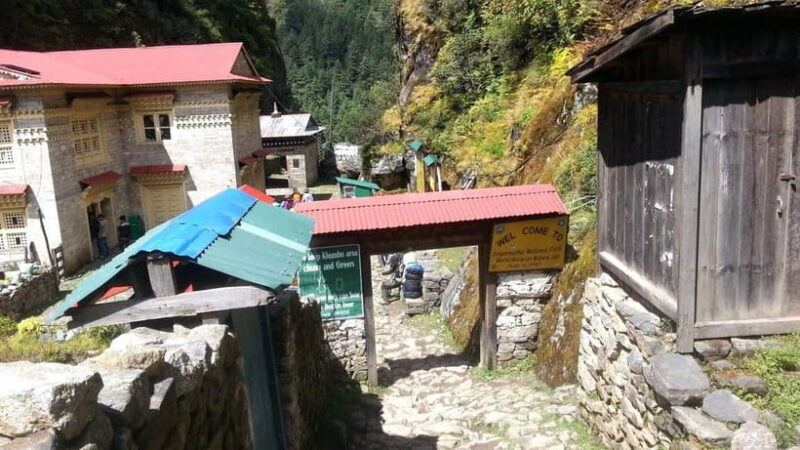 14-Day Gokyo Lakes Trek with Guide - Key Points