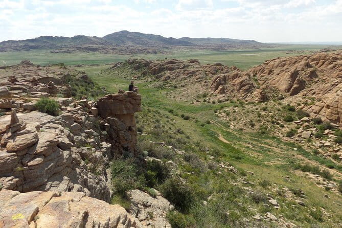 14-Day Private Tour from Gobi Desert to Steppe with Meals - Why Consider This Tour?