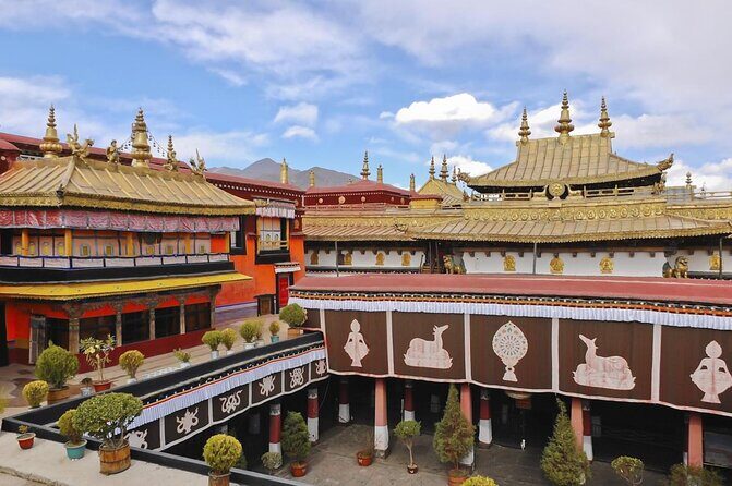 14 Days Nepal and Tibet Tour - Starting in Kathmandu: The Heart of Nepal’s Culture