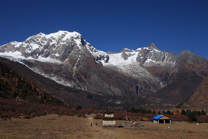 14 Days Private Tour in Manaslu Circuit Trek - Authentic Encounters and Views
