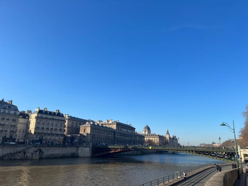 1,5 hour Running Tour in Paris for intermediate to advanced - Navigating the Practical Aspects