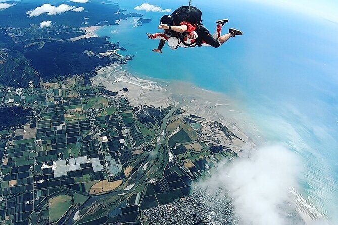 18,000ft Tandem Skydive over Abel Tasman - The Journey from Booking to Returning