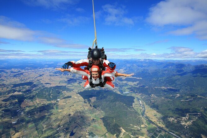 18,000ft Tandem Skydive over Abel Tasman - How the Experience Feels