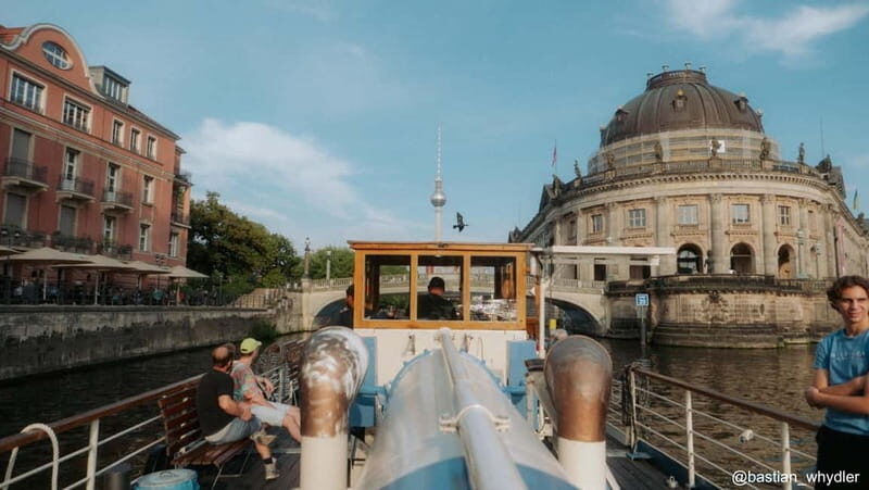 1h Berlin-Cruise with 140 year old electrified steamship - A Classic Berlin Cruise on a 140-Year-Old Electrified Steamship