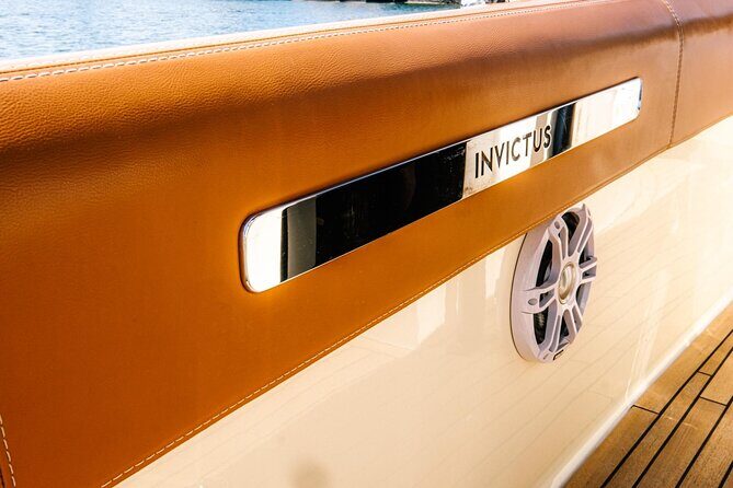 1H Luxury Cruise Como Lake Tender Yacht Invictus 9 Pax - Who Should Book This Tour?