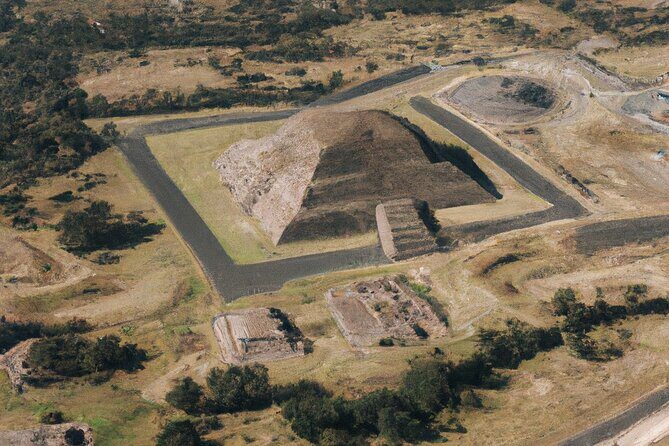 1hr Private Helicopter Tour - Mexico City & Teotihuacan Pyramids - The Experience in Detail
